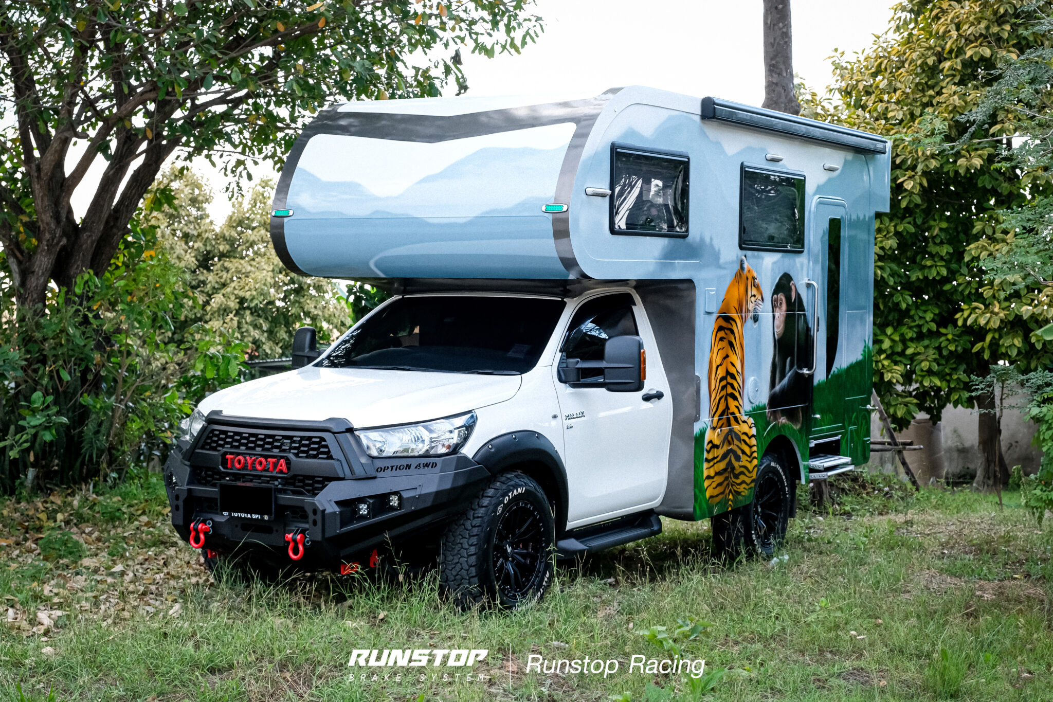 Revo 4WD x R8, R3 - Runstop