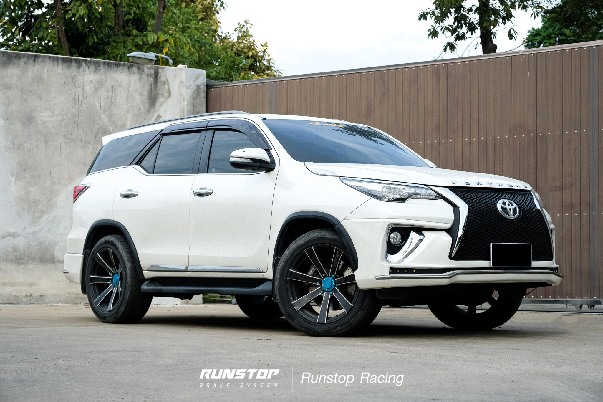 Fortuner 2016 x Oversize Disc - Runstop