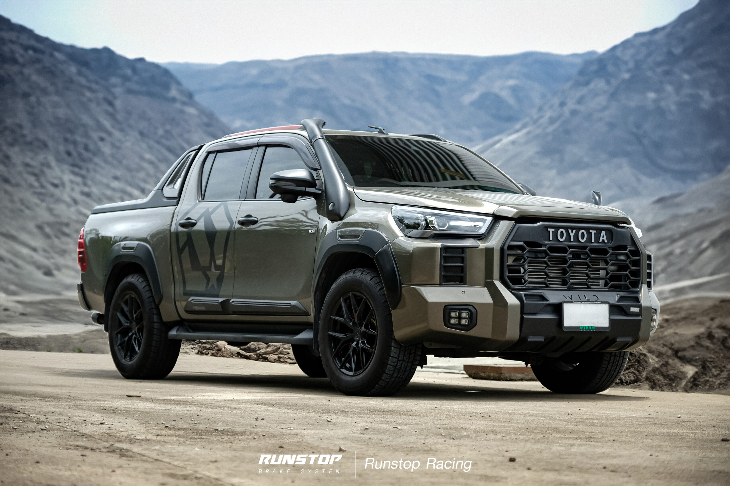 Toyota Revo 2020 x R3-R - Runstop