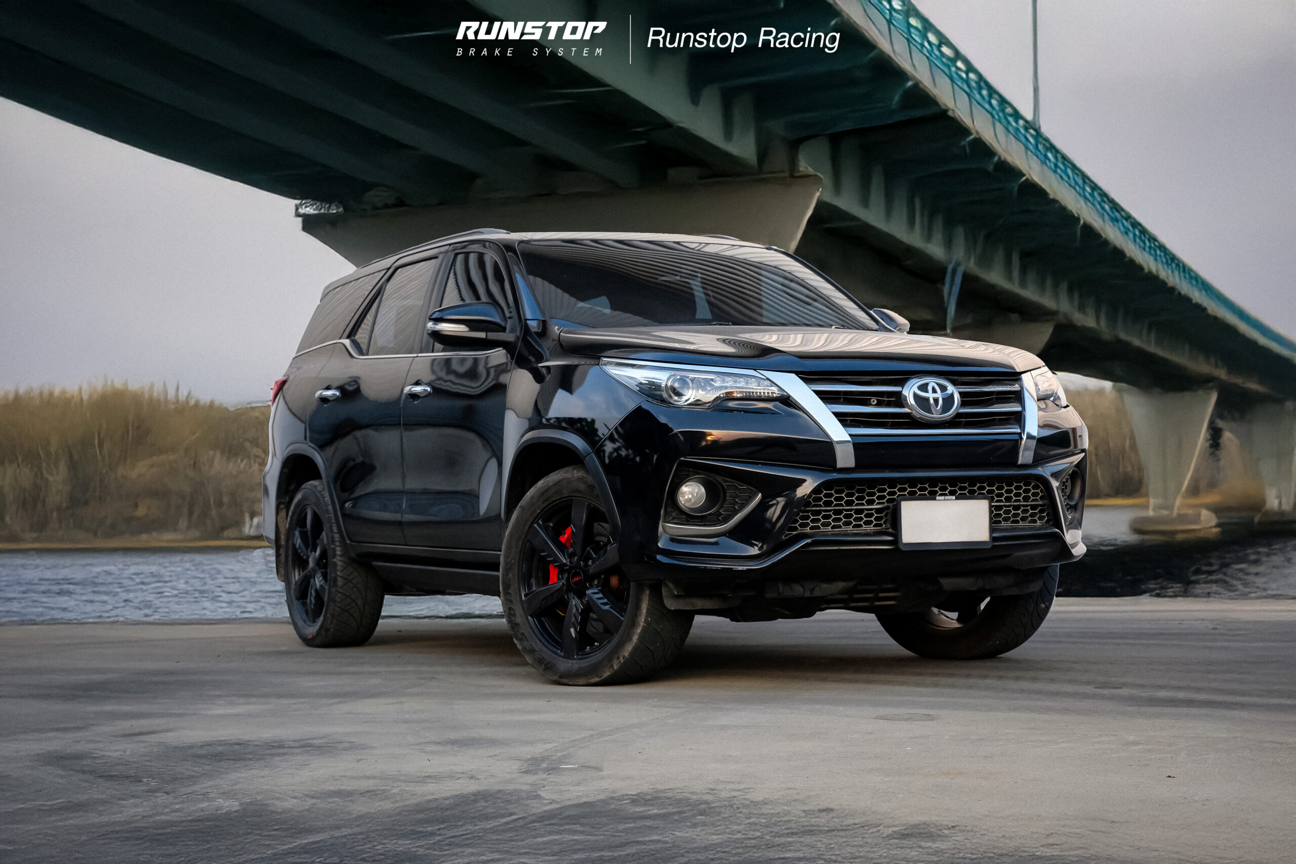 Fortuner 2016 x R8 (EX-C) - Runstop